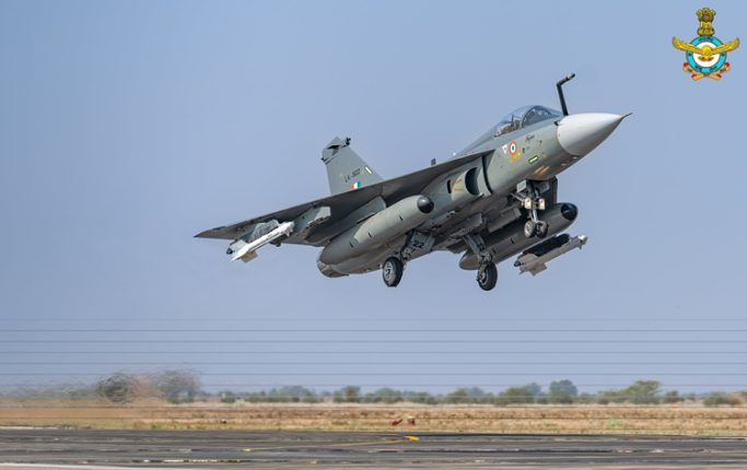 India's Tejas Aircraft Soars to New Heights at Dubai Airshow - DD India