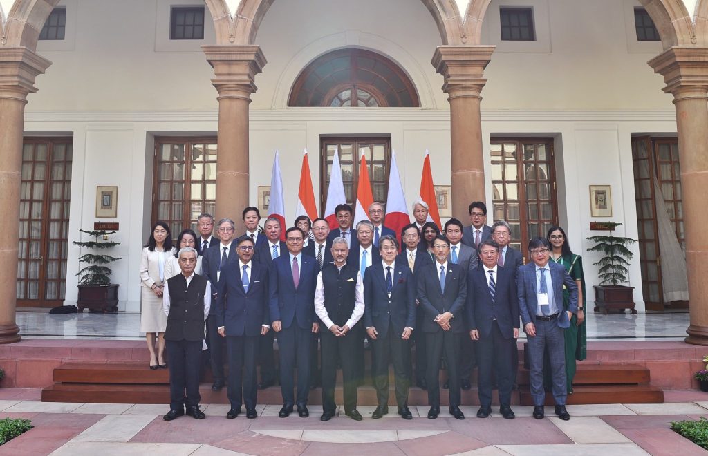 Prime Minister Modi engages with Keizai Doyukai delegation to ...