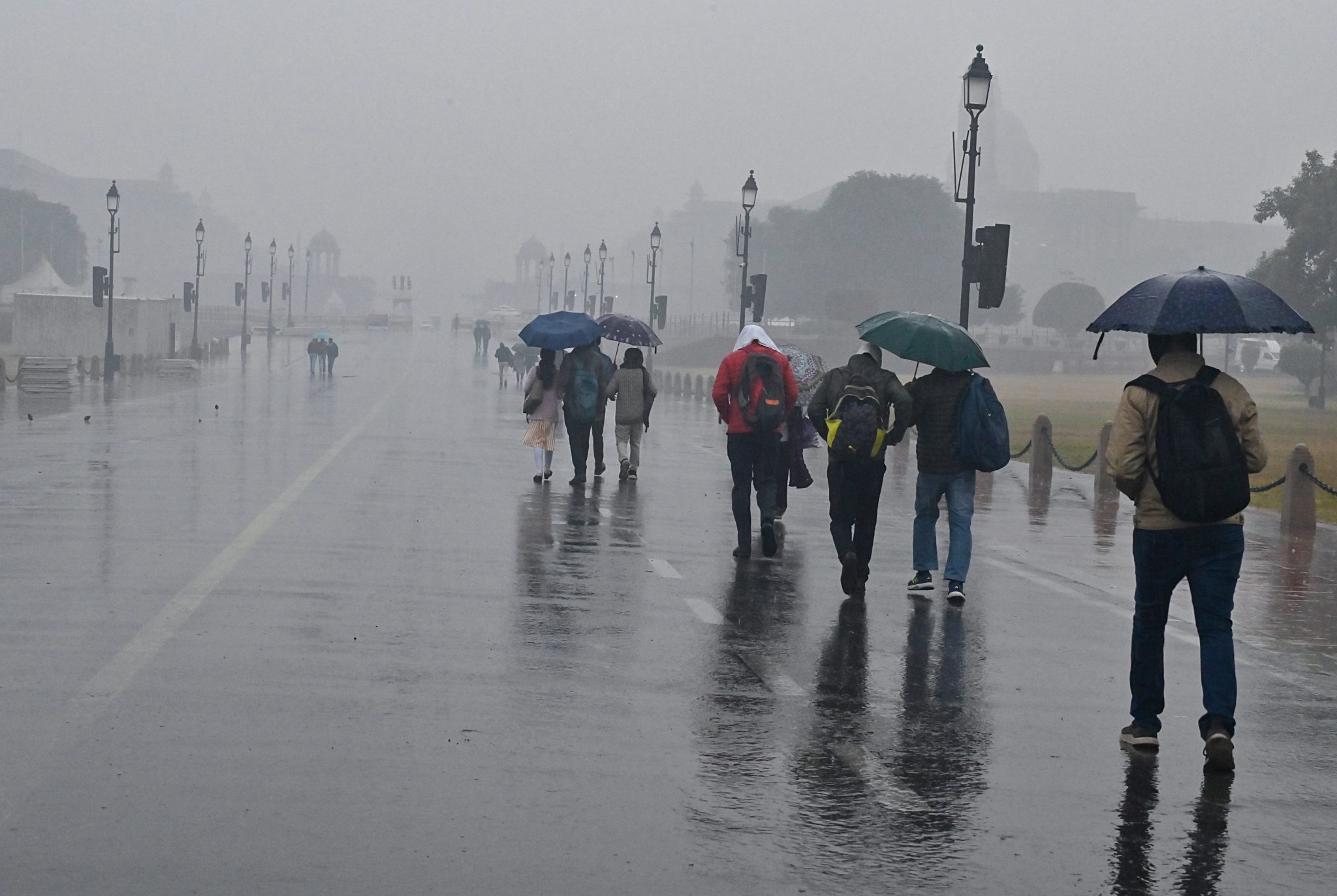 IMD issues yellow alert as Delhi-NCR braces for winter rain spell - DD ...