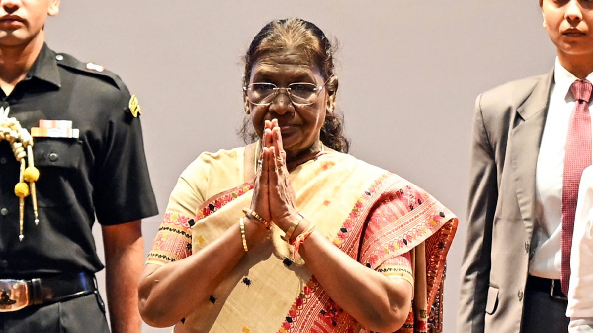 President Murmu extends greetings on eve of Durga Puja - DD India