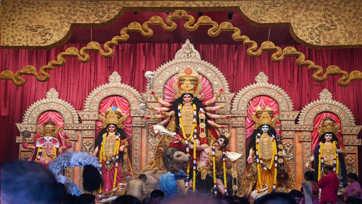 Durga Puja 2025: Chittaranjan Park Durga Pandal inspired by Satyajit ...