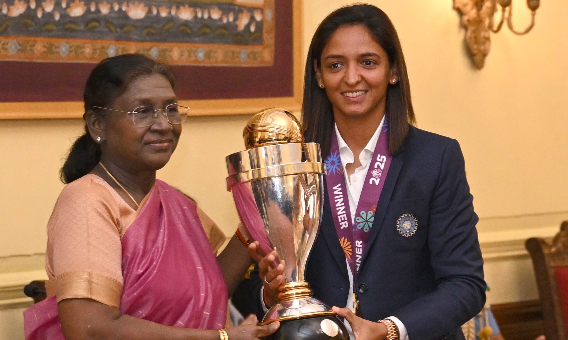India’s World Cup-winning women’s team meets President Murmu at ...