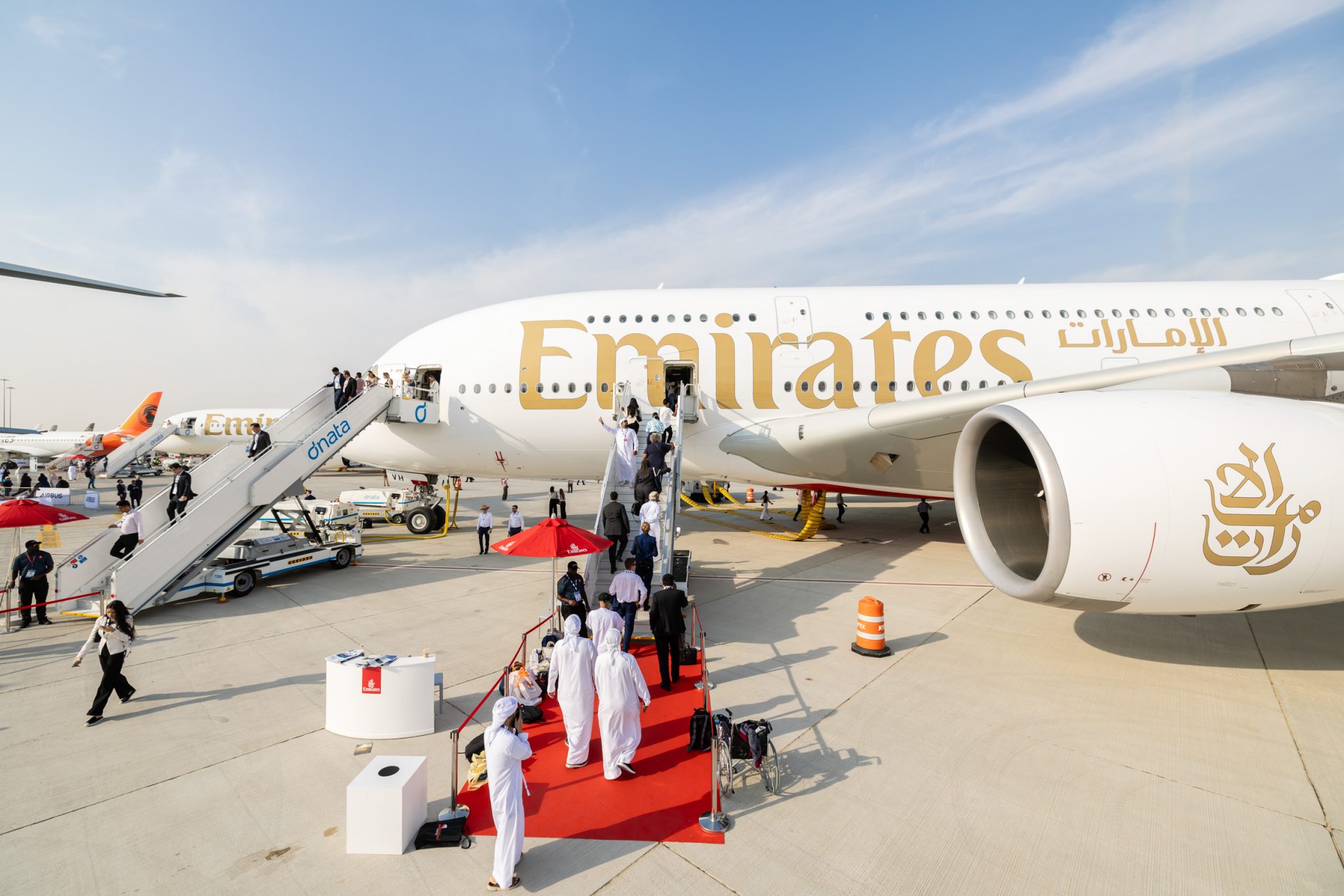 Emirates places US$38 billion boeing order at Dubai Airshow 2025 - DD India