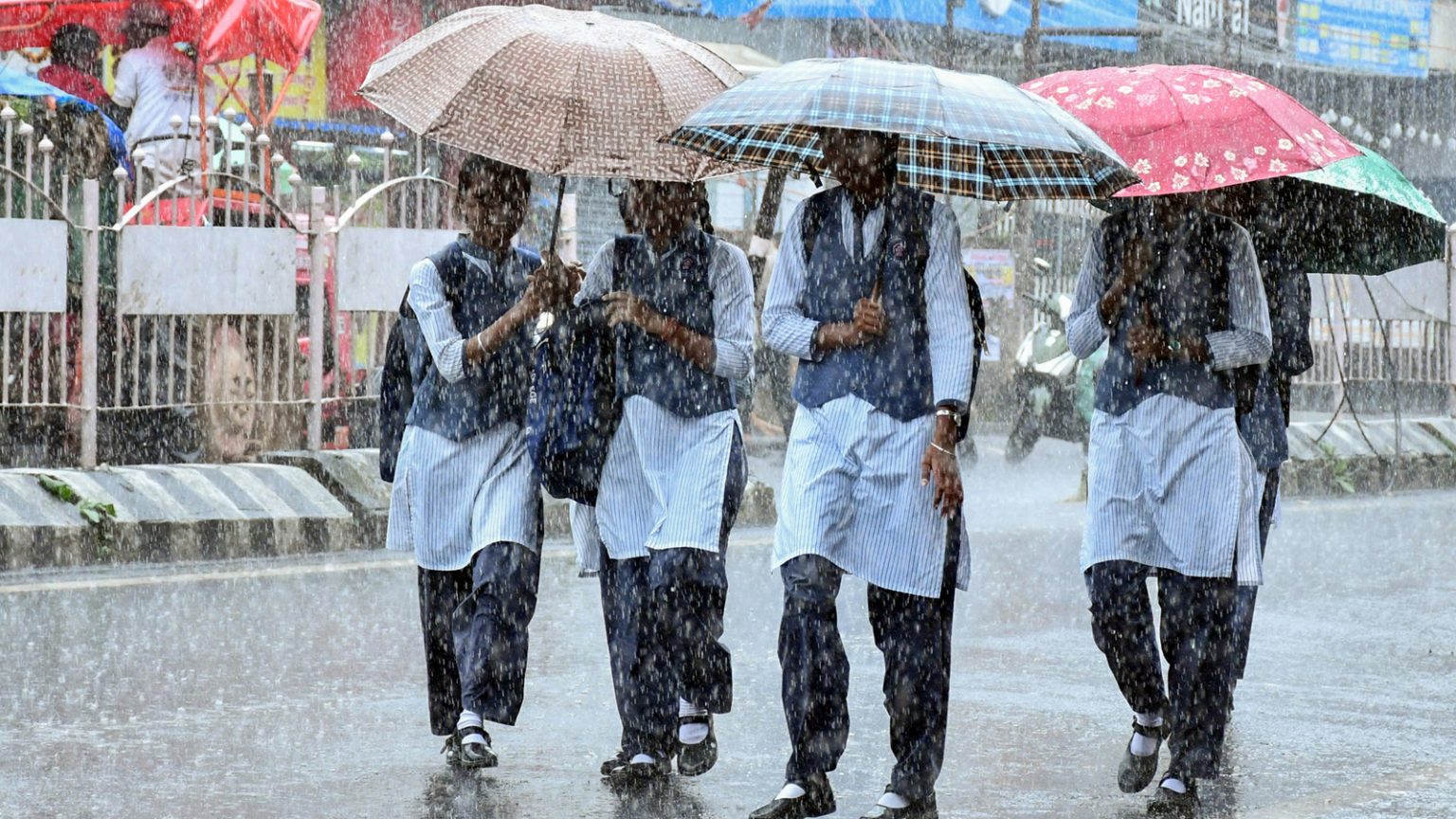 Cold wave grips central India; heavy rain forecast for Tamil Nadu and ...