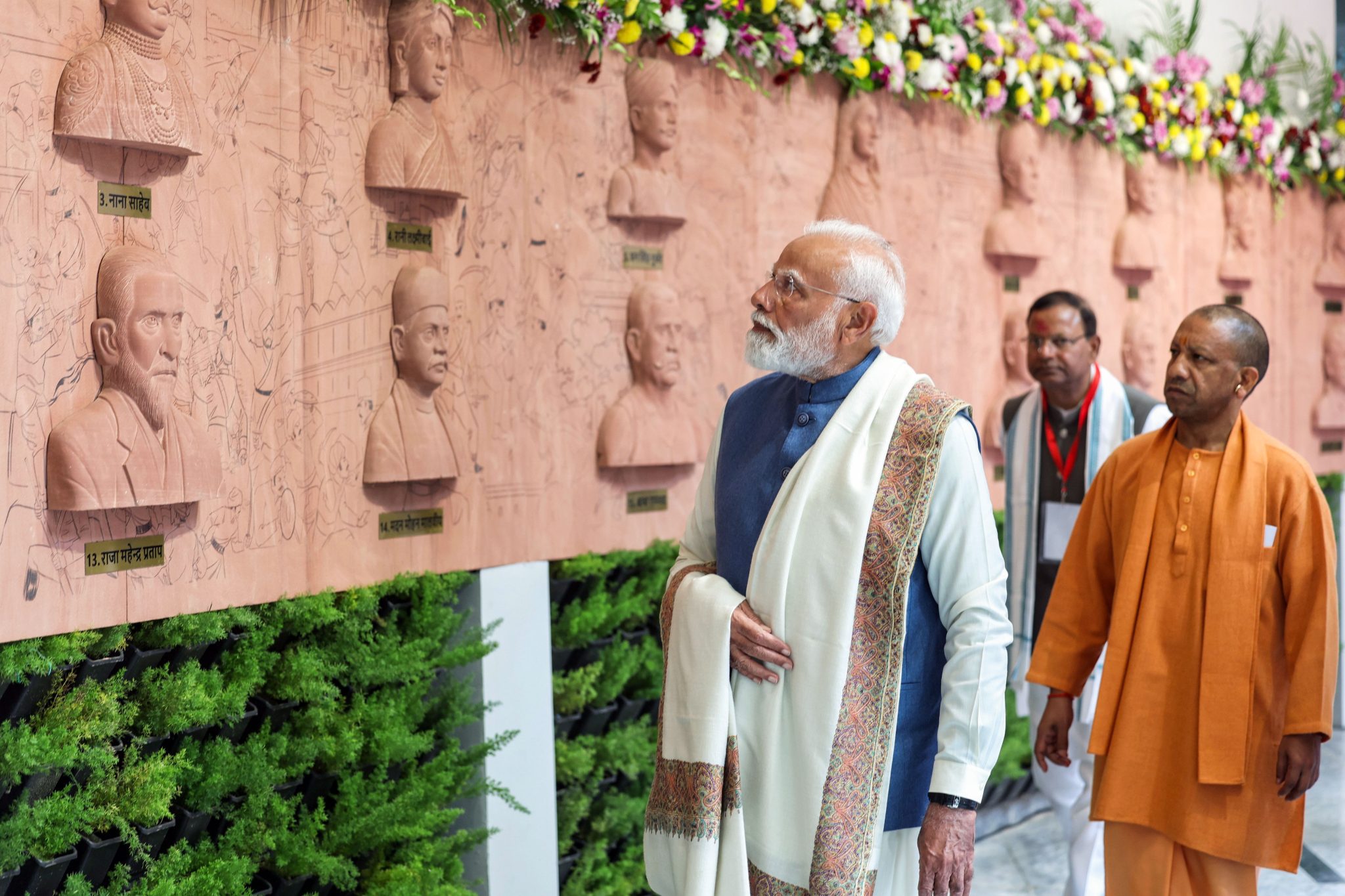 PM Modi inaugurates Rashtra Prerna Sthal in Lucknow, pays tribute to ...